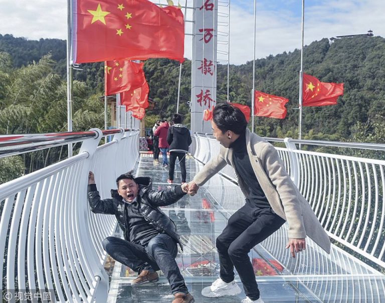 See How Scared Tourists Walked On Glass-bottomed Bridge in China ...