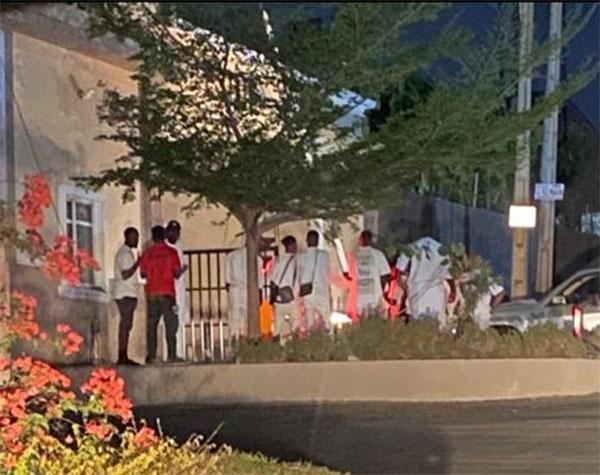 Tension in Abuja as 40 ‘Yahoo boys’ in white garment invade Mab Global ...